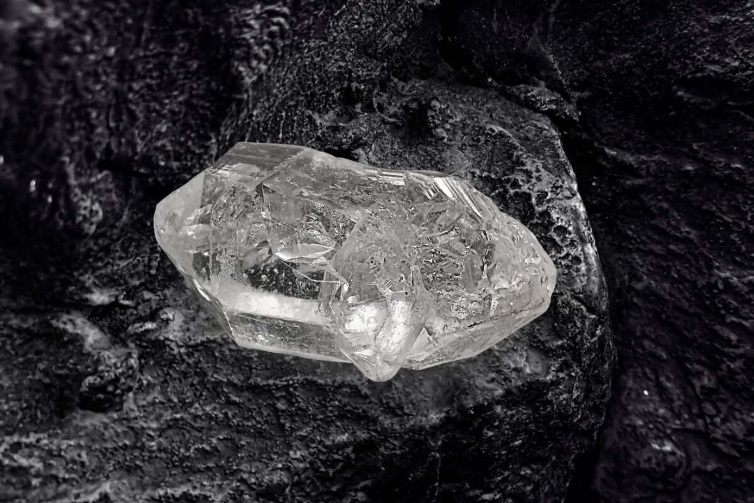 The Science Behind How Diamonds Are Formed – Lola Ade